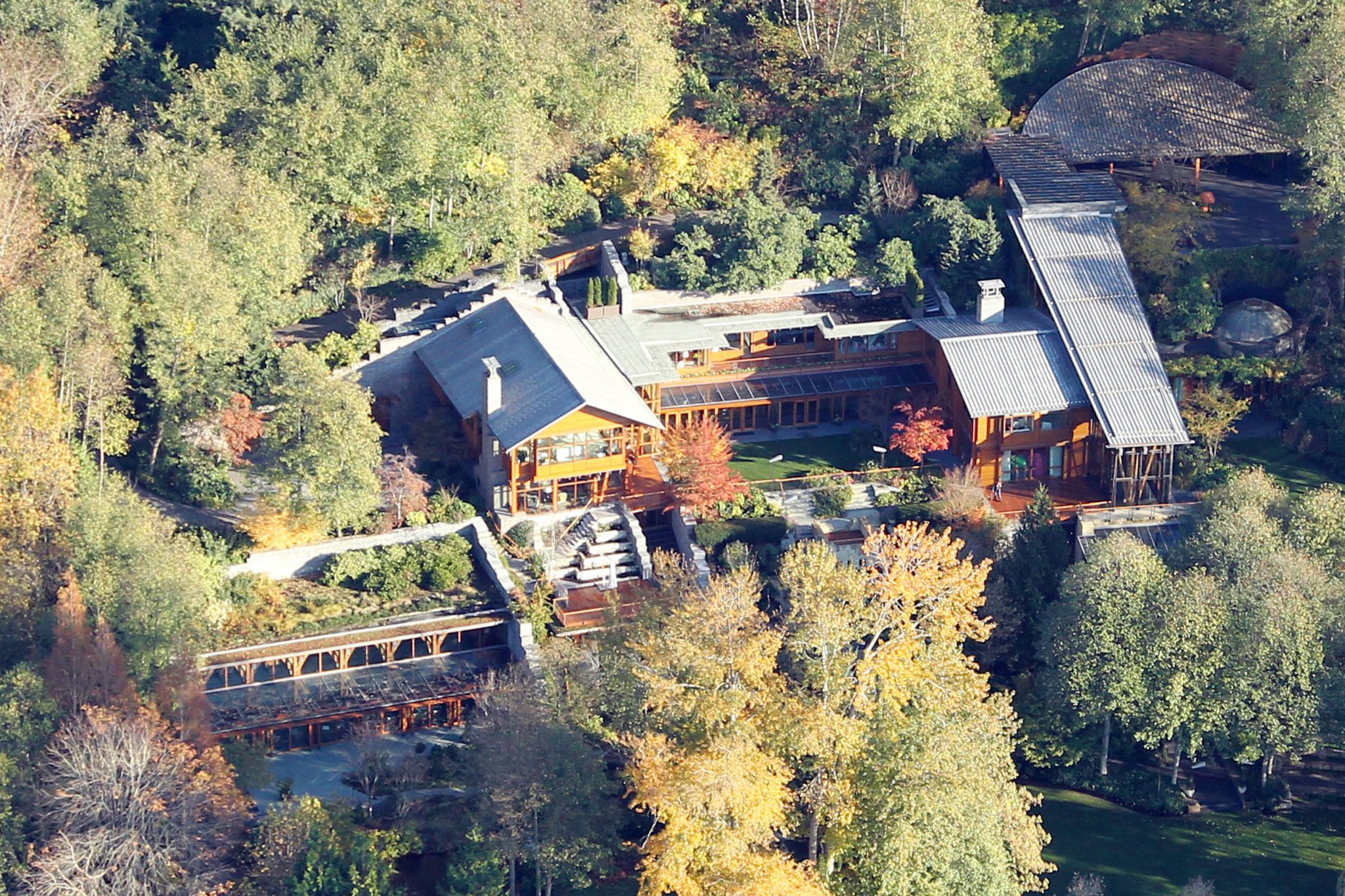 Casa lui Bill Gates de 120 milioane $! Mai are avion, masini si o insula