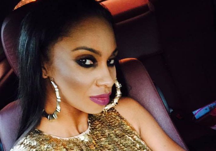 Laurette este din nou singura!