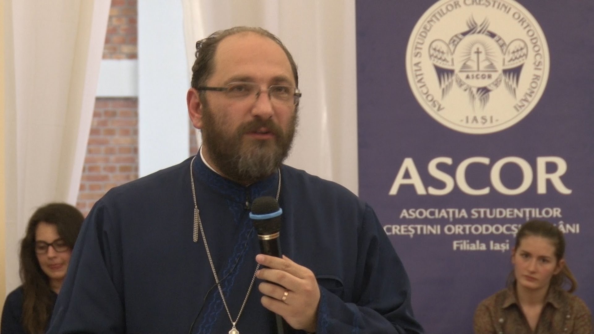 Părintele Constantin Necula se retrage: "Nu înseamnă că renunţ la luptă"