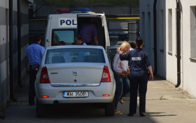 O femeie a ajuns direct la inchisoare dupa ce s-a dus la o sectie de ...