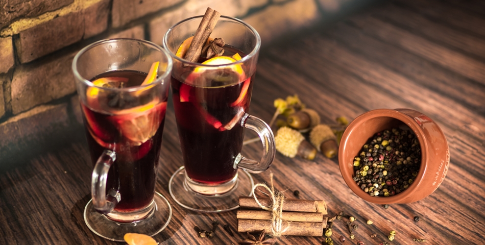 Cea mai delicioasa reteta de vin fiert. Perfecta pentru aceasta vreme ...