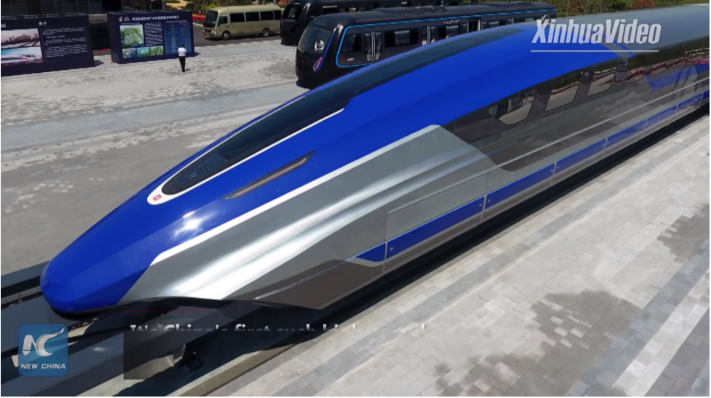 China tocmai a lansat trenul care poate sa "zboare" cu 600 km/ h!