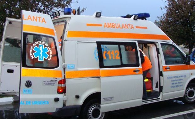 Gest revoltător al unei asistente! Ce făcea în ambulanță, în timpul ...