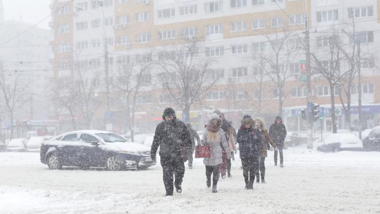 Toamna aduce prima zăpadă în București. Meteorologii AccuWeather anunță ...