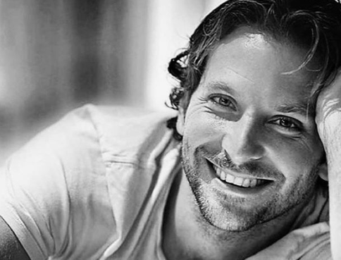Bradley Cooper are o nouă iubită? Celebrul actor, surprins alături de o ...
