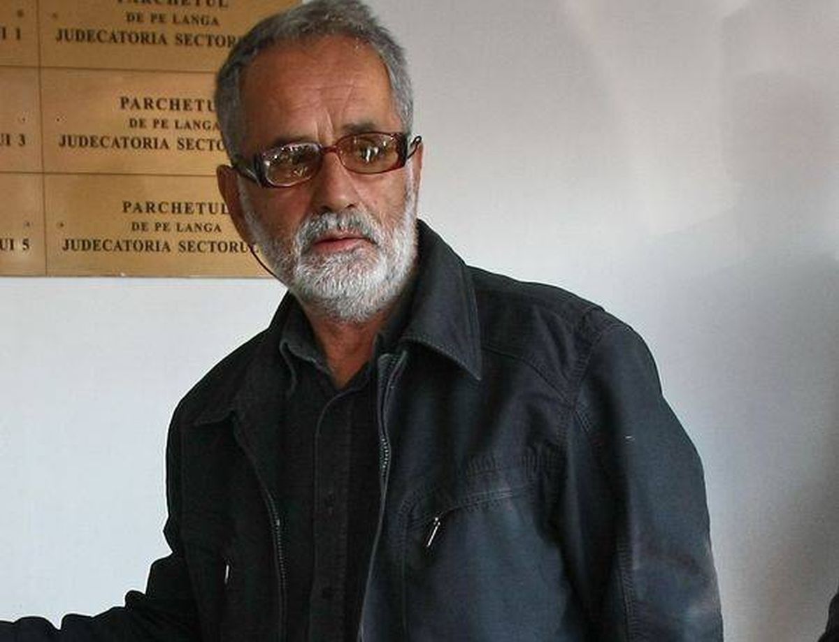 Imagini de la mormântul tatălui Mădălinei Manole! Coroanele și florile...