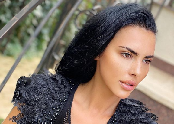 Lavinia Pârva s-a transformat total de când a născut. Cum se descurcă ...