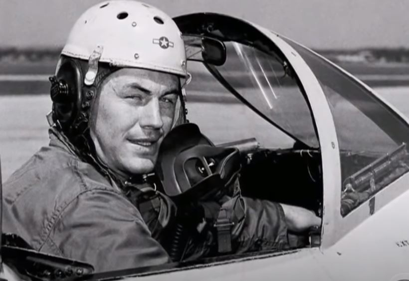 Chuck Yeager, primul pilot care a trecut bariera sunetului, a murit