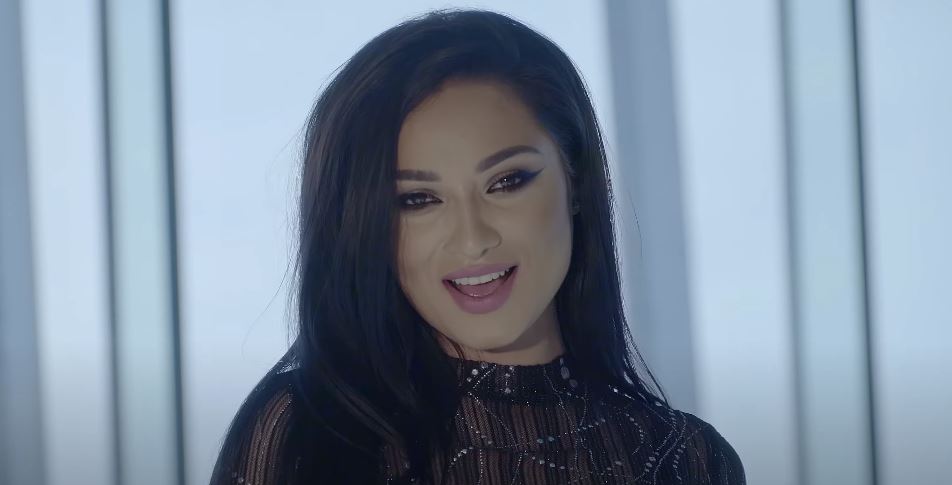 Cine este Malyna, solista din Vrancea care a ajuns în Trending pe Youtube