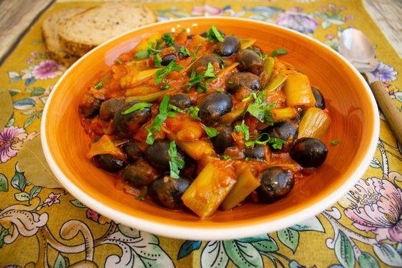 Rețete de post delicioase. Cum să prepari mâncare de praz cu măsline