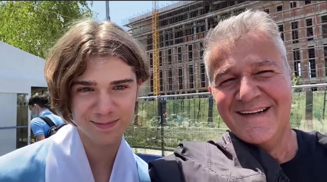 Dan Bittman este în culmea fericirii! Mezinul familiei i-a făcut o ...