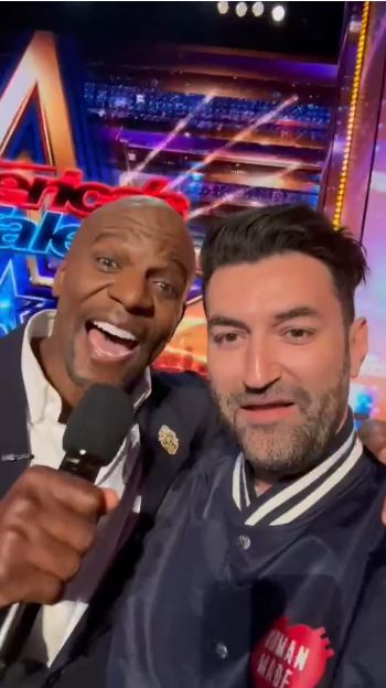 Smiley a ajuns la America’s Got Talent, invitat de celebrul Simon ...
