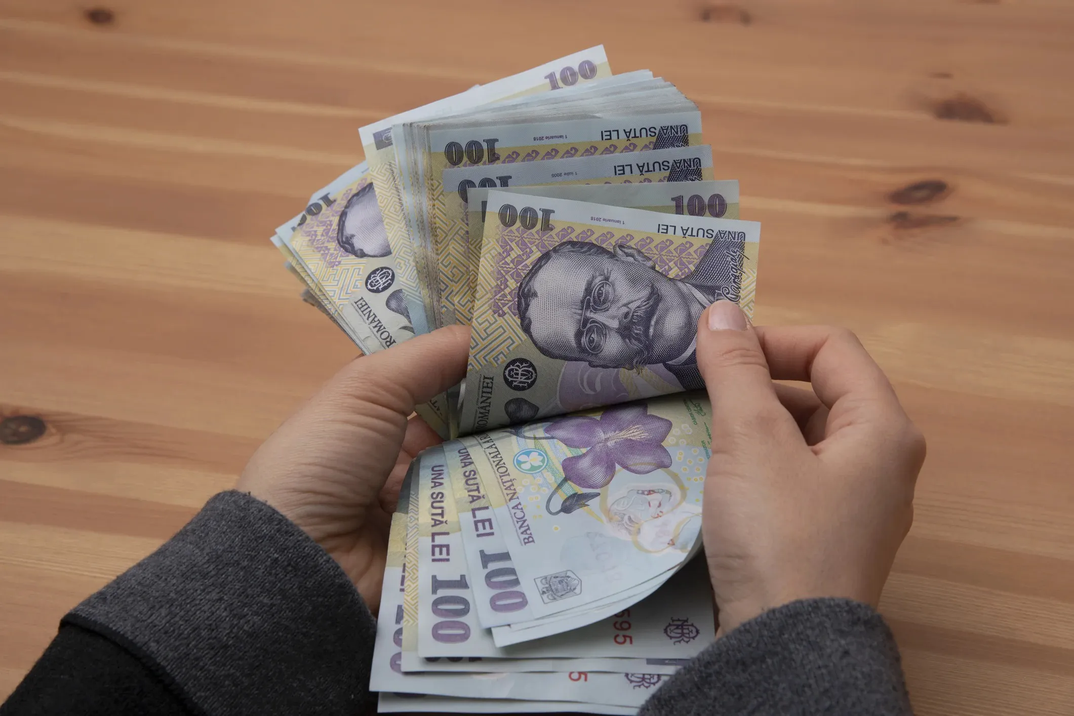 Bani ÎN PLUS pentru români! Cine va primi al 13-lea și al 14-lea ...