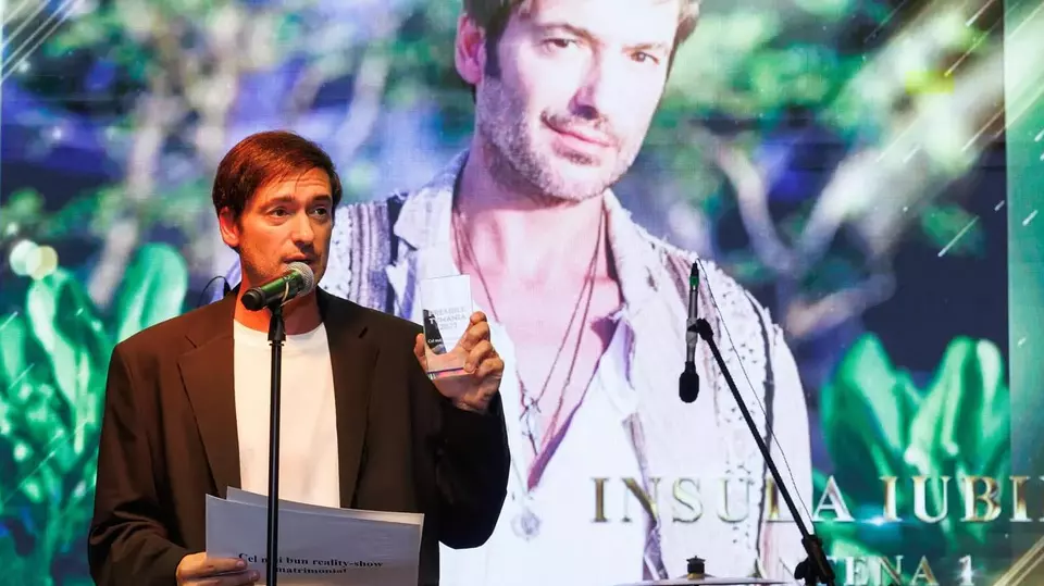 Gafa făcută de Radu Vâlcan pe scenă în fața unui public numeros. „Seara ...