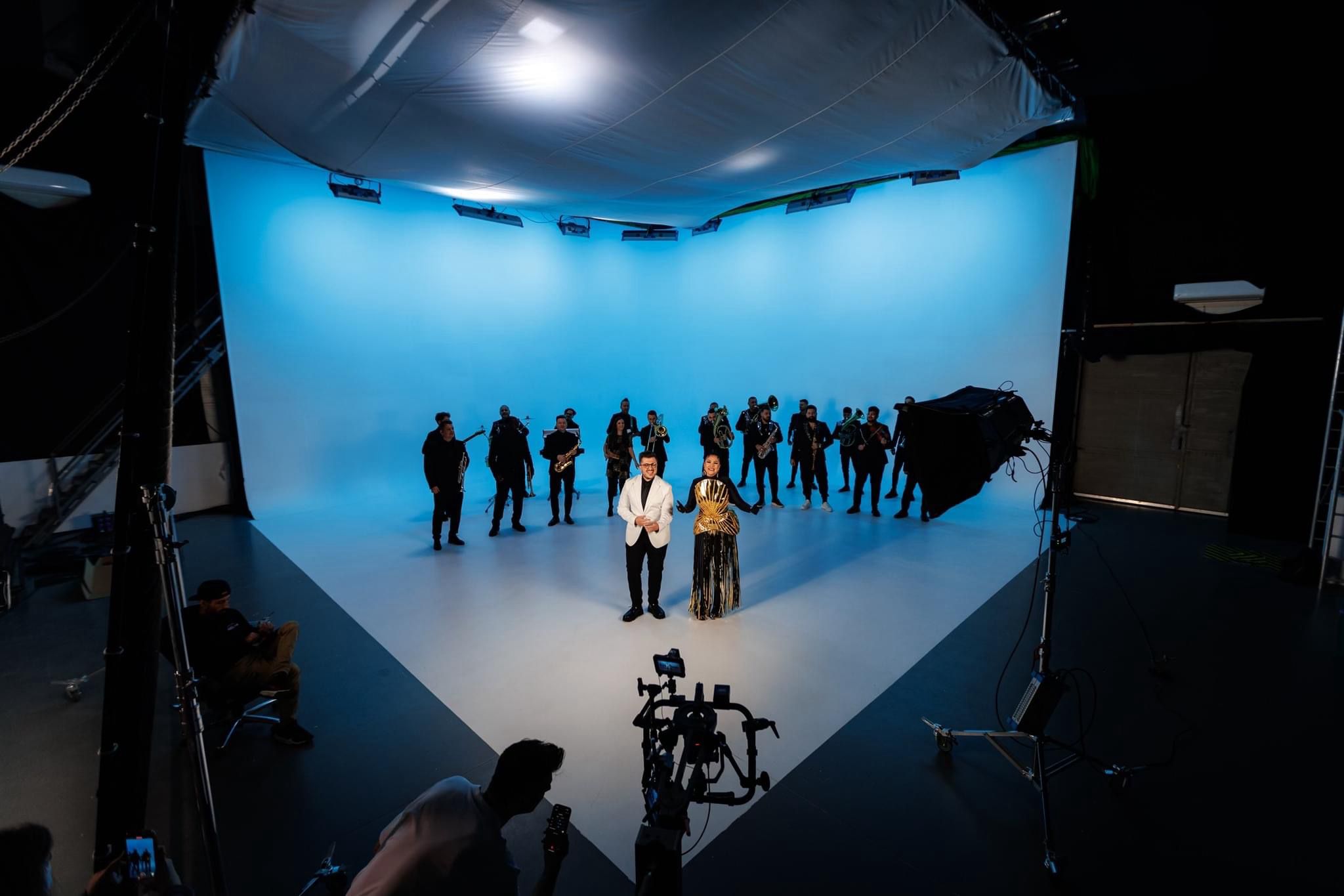 Dedicație specială de la Prestige Orchestra pentru toți sărbătoriții de ...