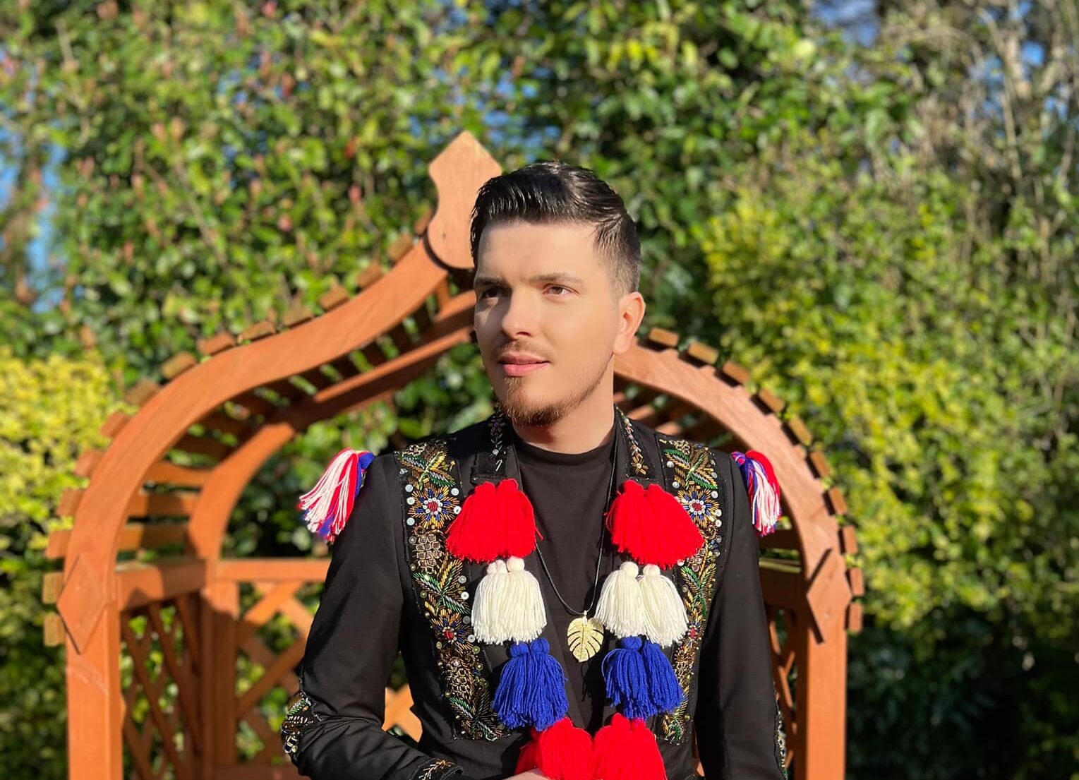 Regele Charles, sfătuit să-l declare Cavalerul Diasporei. Cine este ...