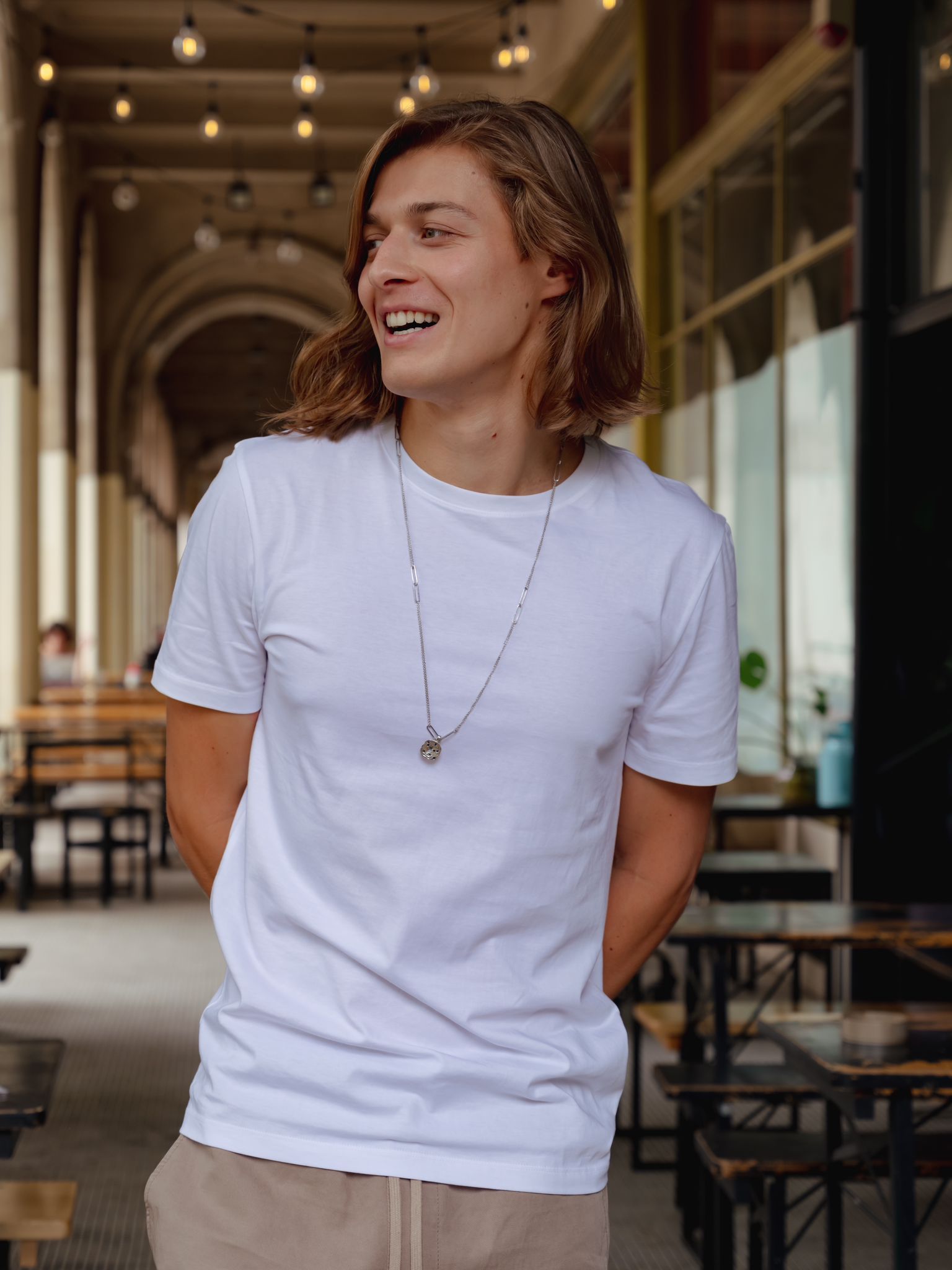 Antoniu Tămaș, fiul cunoscutului cântăreț de muzică populară Aurel ...