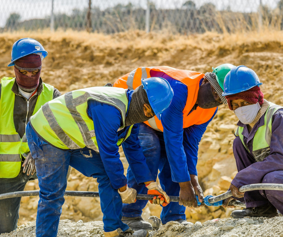 România are în prezent peste 140.000 de muncitori străini activi în ...